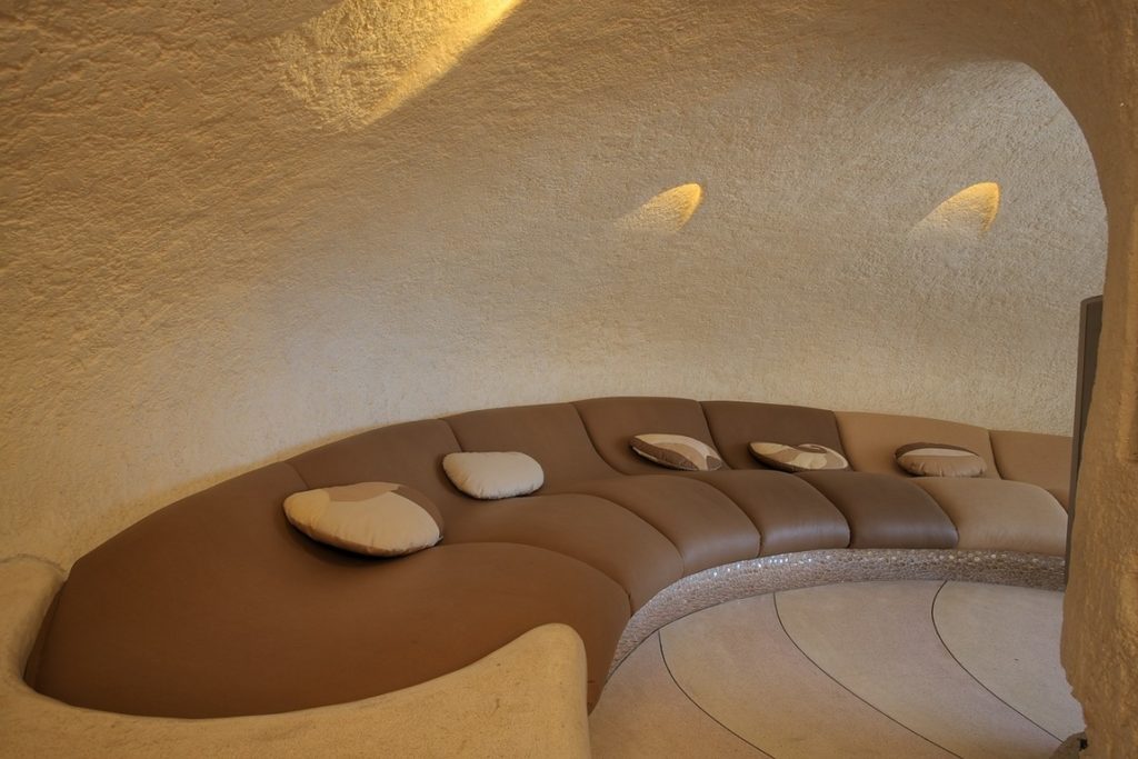 Whimsical Architecture: The Nautilus Seashell House in Naucalpan