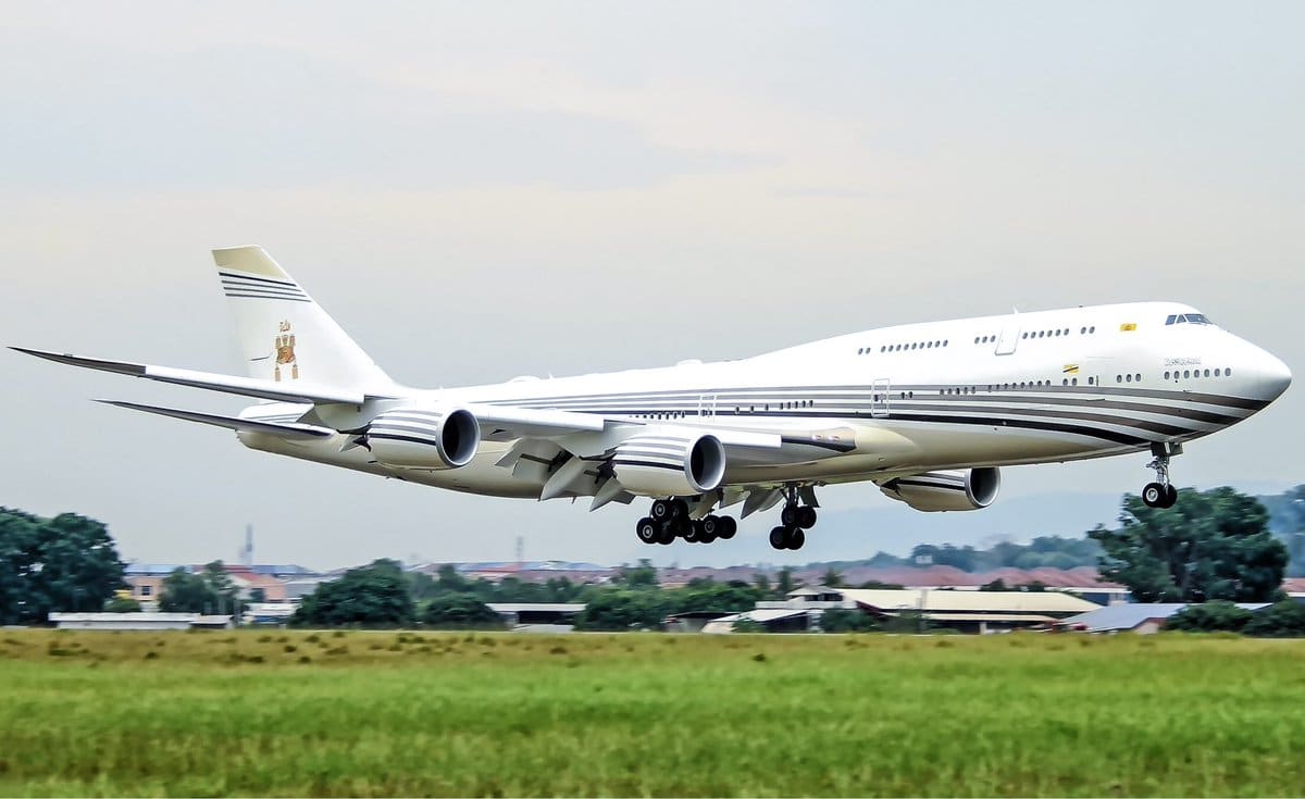 Luxurious Flying Palace: The Sultan of Brunei's Private Jet 747-430